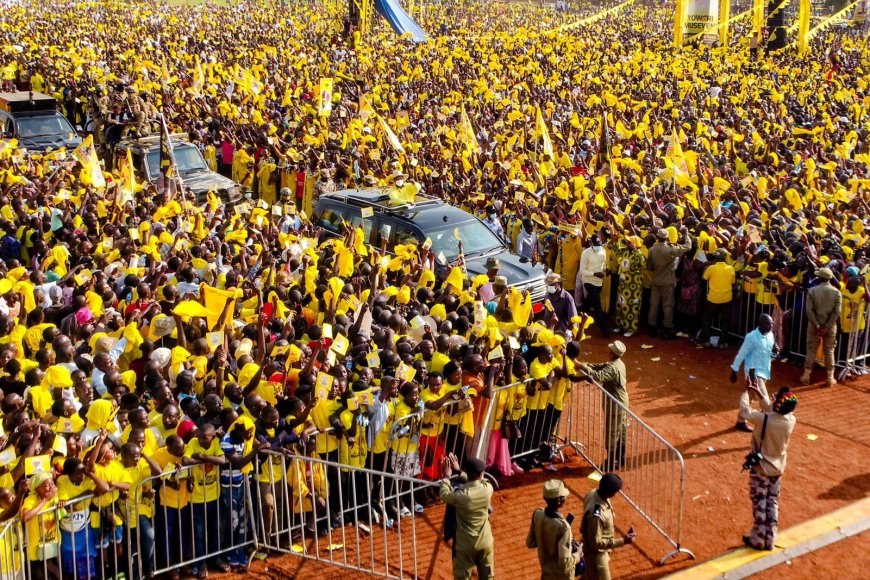 President Museveni Cautions Hoima Residents on Oil Wealth, Unveils ...